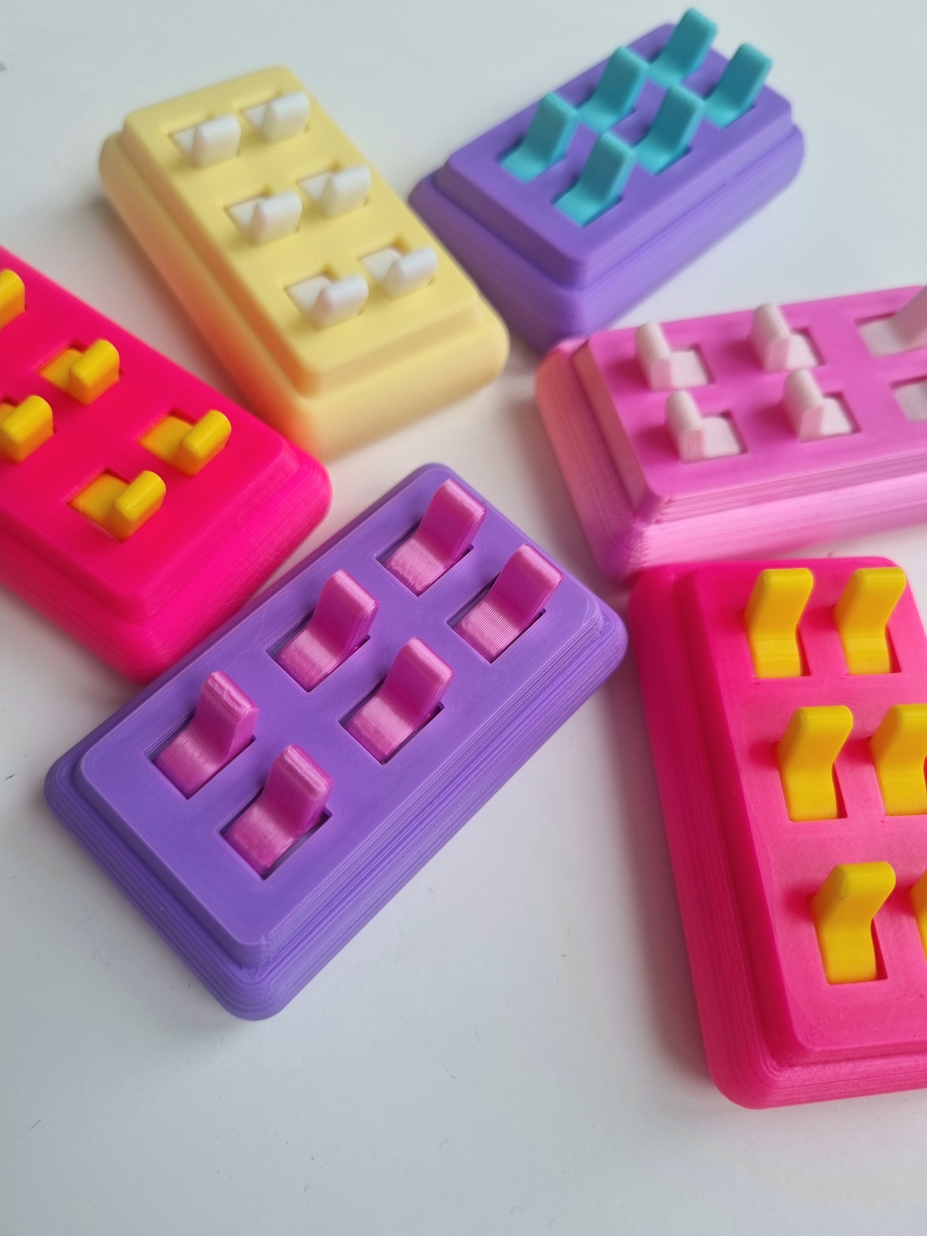 Leading designer of discreet fidgets for adults | Fidgets by Amelie ...