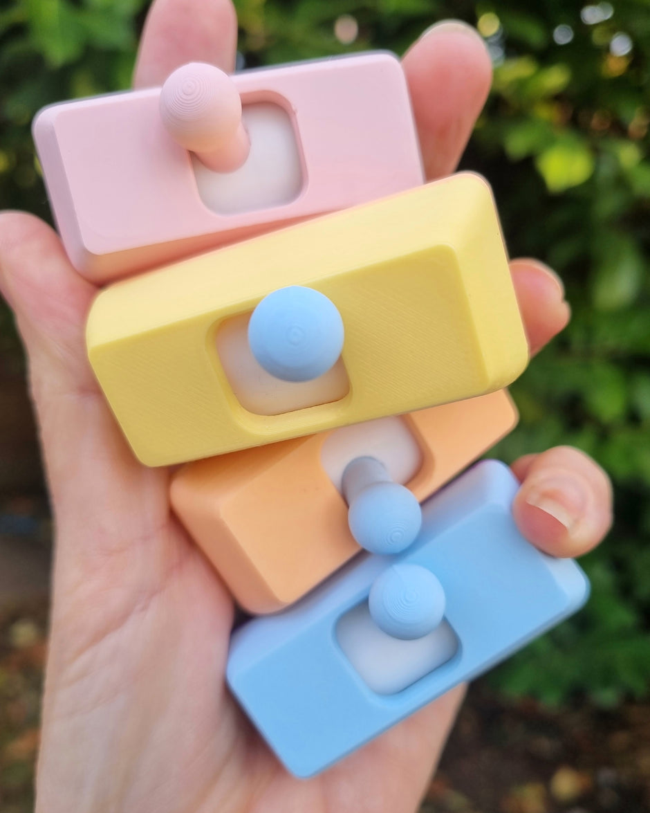 Leading designer of discreet fidgets for adults | Fidgets by Amelie ...